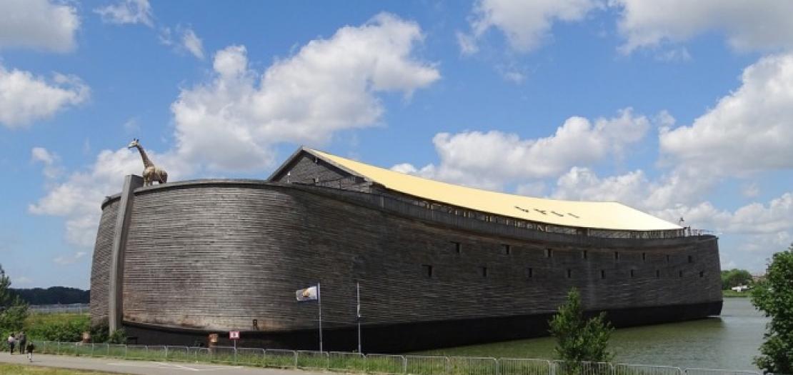 Dutch carpenter builds a massive replica of Noah’s Ark | Abouna