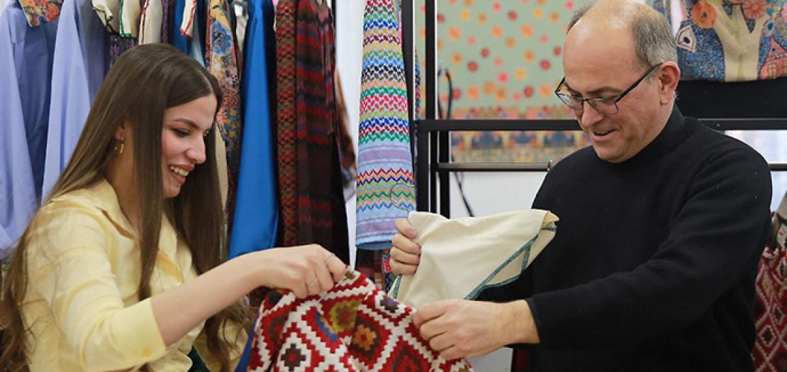 Iraqis in asylum limbo in Jordan fashion their future | Abouna