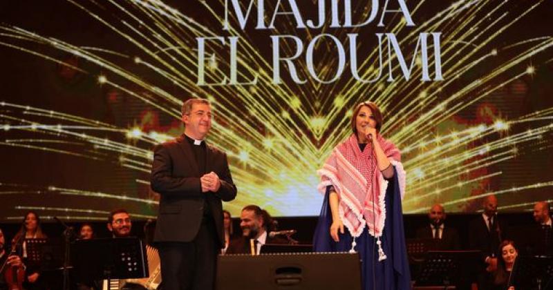 Lebanese singer Majida Al-Roumi holds charity musical concert for needy ...