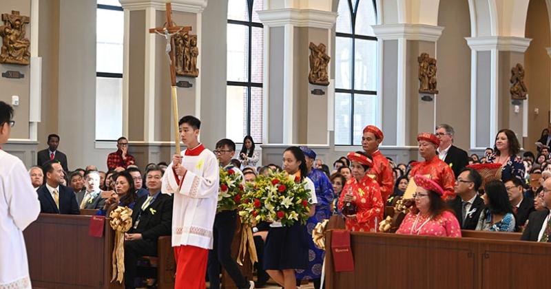 Catholics in Vietnam ask Pope Francis to visit their country next | Abouna