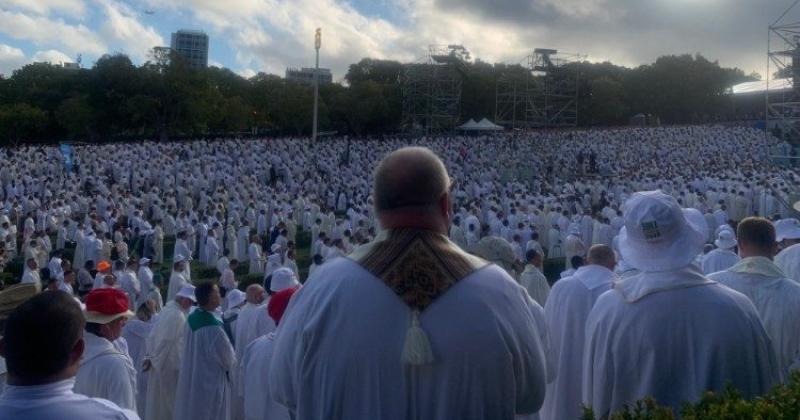 Global Catholic population rising as number of priests, religious falls ...