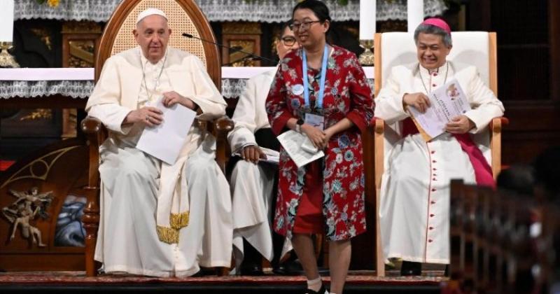Pope invites Indonesian clergy to ‘bear witness to the resurrection ...