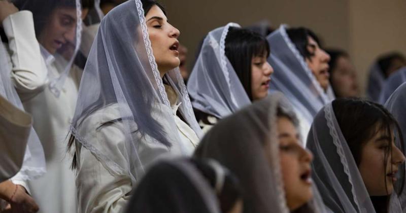 Holy Father Francis addresses a letter to the Catholics of the Middle ...