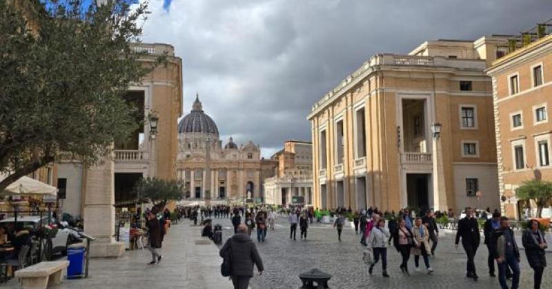 Pope’s clinical condition showing slight improvement | Abouna