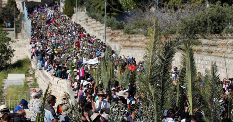 Christ walks with us, not in Church isolation | Abouna