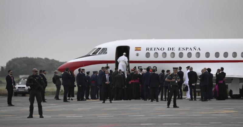 Pope concludes Spain journey with appeal to "lift up your gaze" | Abouna